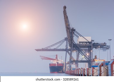 40,706 Bulk Cargo Loading Images, Stock Photos & Vectors | Shutterstock