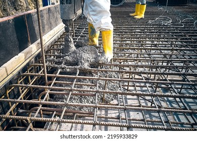 Contractor Casting Concrete Using Concrete Pump Stock Photo 2195933829 ...