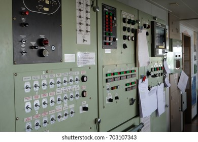 25 Marine generator control panel Images, Stock Photos & Vectors ...