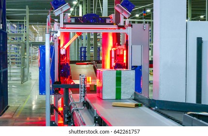Conveyors Bar Code Scanner Parcel On库存照片642261751 | Shutterstock