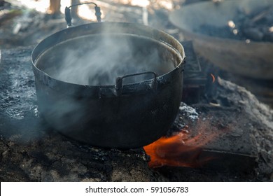 1,363 Cooking pot bottom Images, Stock Photos & Vectors | Shutterstock