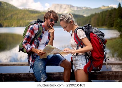 Couple Looking Map Trying Find Location Stock Photo 2139206103 ...