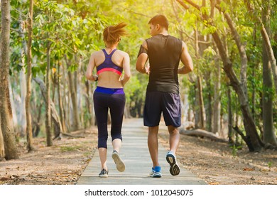 90,355 Couple exercising together Images, Stock Photos & Vectors ...