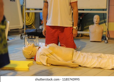 Cpr Training Using Aed Bag Mask Stock Photo 1185743995 | Shutterstock