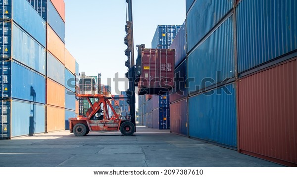 3,200 Crane Lifting Up Container Images, Stock Photos & Vectors ...
