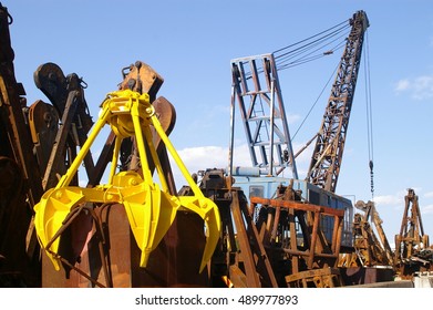 638 Scrap metal grabs Images, Stock Photos & Vectors | Shutterstock
