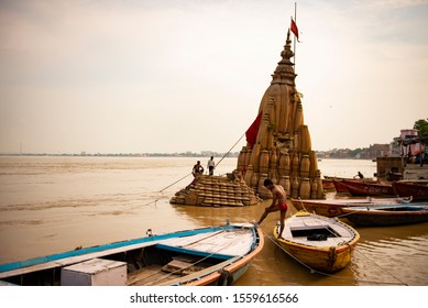 Crematory Stack Ganges River During Ganga Stock Photo 1559616566 ...