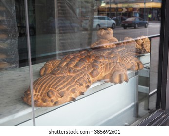 350 Alligator Bread Images, Stock Photos & Vectors | Shutterstock