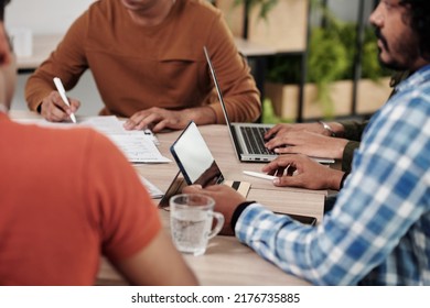 1,457 Technology Round Table Group Images, Stock Photos & Vectors ...