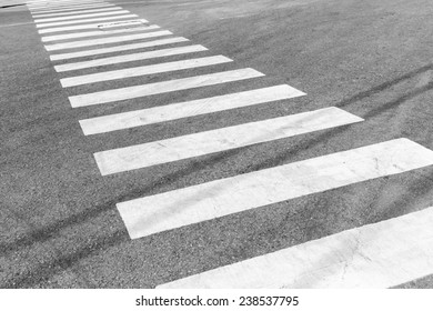 12.241 imagens de Crosswalk textured Imagens, fotos stock e vetores ...