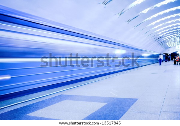 Crowd Waiting Train On Platform Subway Stock Photo 13517845 | Shutterstock