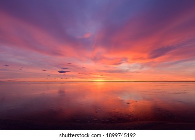 Cumulus Sunset Clouds Sun Setting Down Stock Photo 1899745192 ...