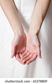 290,736 Cupped female hands Images, Stock Photos & Vectors | Shutterstock