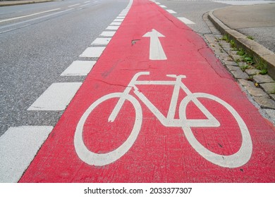 9,150 Red cycling path Images, Stock Photos & Vectors | Shutterstock