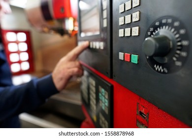 Cycle Start Button Focused On Keypad Stock Photo 1558878968 | Shutterstock