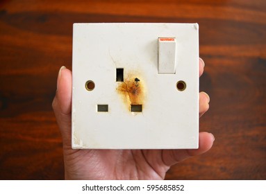 Uninstalled Electrical Outlet Cover On Wooden Foto Stok 366263099 ...