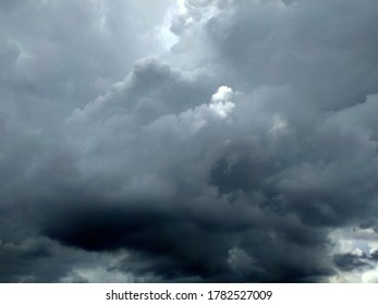 Dark Clouds Indicate Heavy Rain Stock Photo 1782527009 | Shutterstock