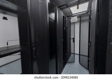 1,000 Empty server rack Images, Stock Photos & Vectors | Shutterstock