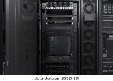 1,000 Empty server rack Images, Stock Photos & Vectors | Shutterstock