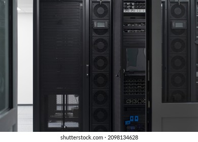 1,000 Empty server rack Images, Stock Photos & Vectors | Shutterstock
