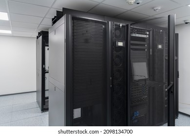 1,000 Empty server rack Images, Stock Photos & Vectors | Shutterstock