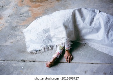 1,042 Man Laying Dead Images, Stock Photos & Vectors | Shutterstock