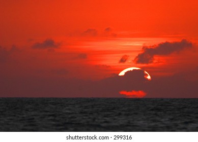 Deep Red Sunset Stock Photo 299316 | Shutterstock
