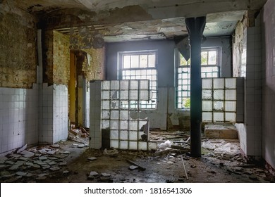 385 Messy dining room Images, Stock Photos & Vectors | Shutterstock