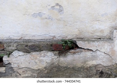 Destroyed Wall Texture Stock Photo 744334741 | Shutterstock