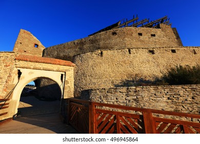 938 Deva fortress Images, Stock Photos & Vectors | Shutterstock