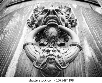 215 imágenes de Devil knocker - Imágenes, fotos y vectores de stock ...