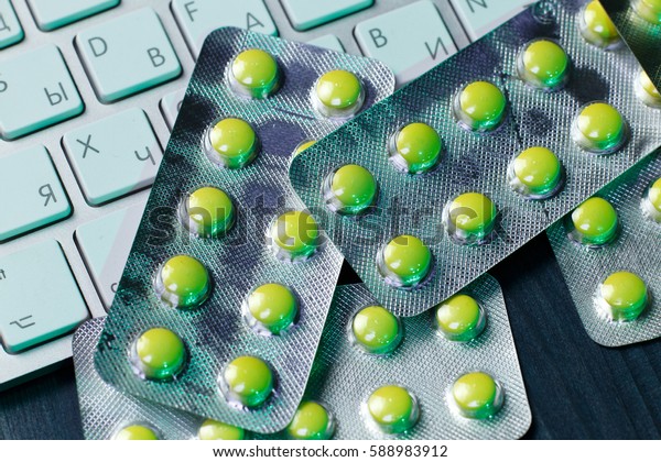 Different Pills Computer Keyboard On Doctors Stock Photo 588983912 ...