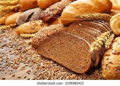 Different Types Bread Wheat Grains Spikelets Stock Photo 2198382415 ...