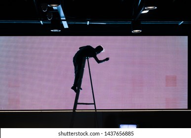 390 Billboard Ladder Stock Photos, Images & Photography | Shutterstock