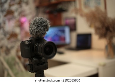 408 Microphone Windshield Images, Stock Photos & Vectors | Shutterstock