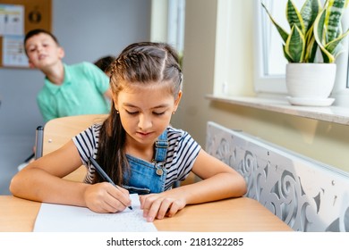 1,199 Leaning Over Shoulder Images, Stock Photos & Vectors | Shutterstock