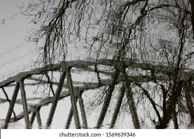 142 Transmission Line Crossing Water Images, Stock Photos & Vectors ...