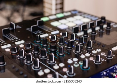 1,793 Dj remote control Images, Stock Photos & Vectors | Shutterstock