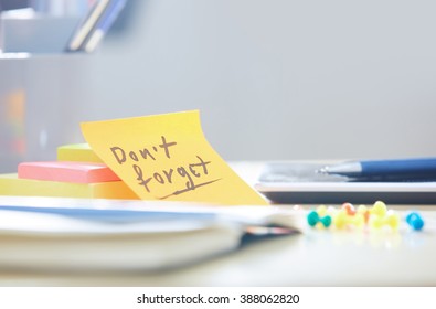 Do Not Forget Text On Adhesive Stock Photo 388062820 | Shutterstock