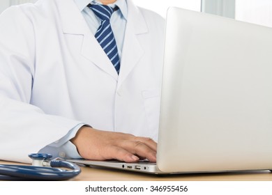 Doctors Using Laptop Work Stock Photo 346955456 | Shutterstock