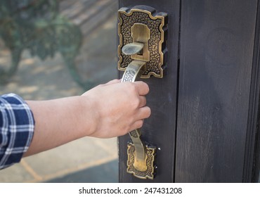 38,580 Man holding a door Images, Stock Photos & Vectors | Shutterstock