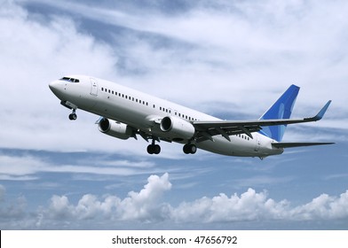 Double Engine Passenger Airplane Preparing Landing Foto stock 47656792 ...