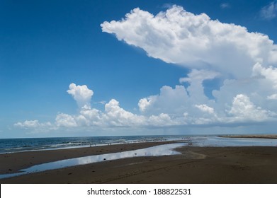 497,937 Blue sky over water Images, Stock Photos & Vectors | Shutterstock