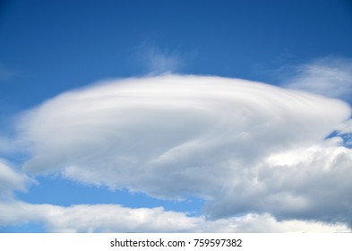 Dramatic Formation Lenticular Cloud Subtypes Altocumulus Stock Photo ...