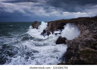 12,658 Stormy sea dark colors Images, Stock Photos & Vectors | Shutterstock