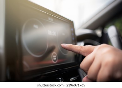 2,120 Technology hand point location Stock Photos, Images & Photography ...