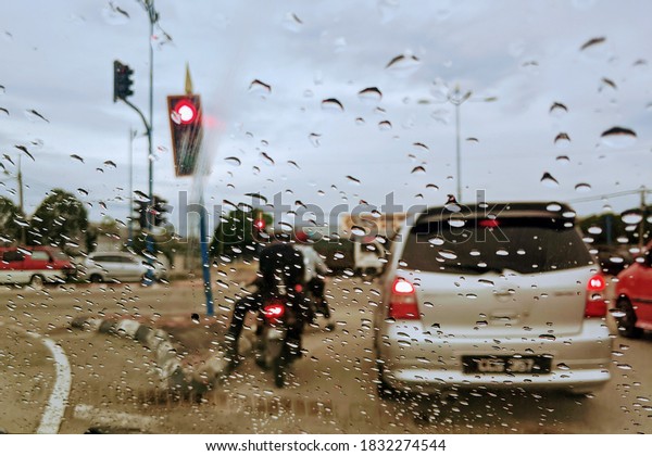 Drizzle on the windshield in the evening. Selective focus. - Stock ...