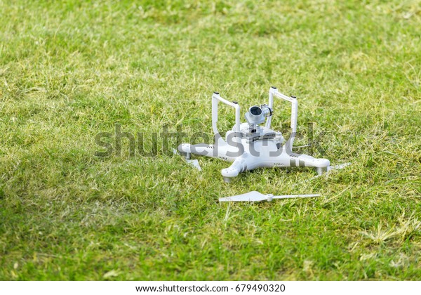 Drone Fail Fall Crash On Grasses Stock Photo 679490320 | Shutterstock