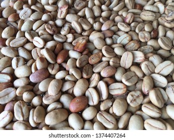 28 Traditional pulping coffee beans Images, Stock Photos & Vectors ...