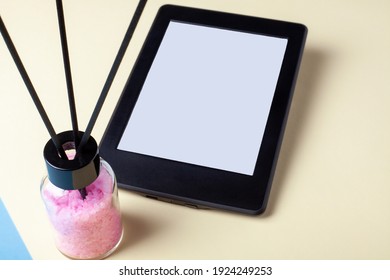 2,496 Calm reader Images, Stock Photos & Vectors | Shutterstock